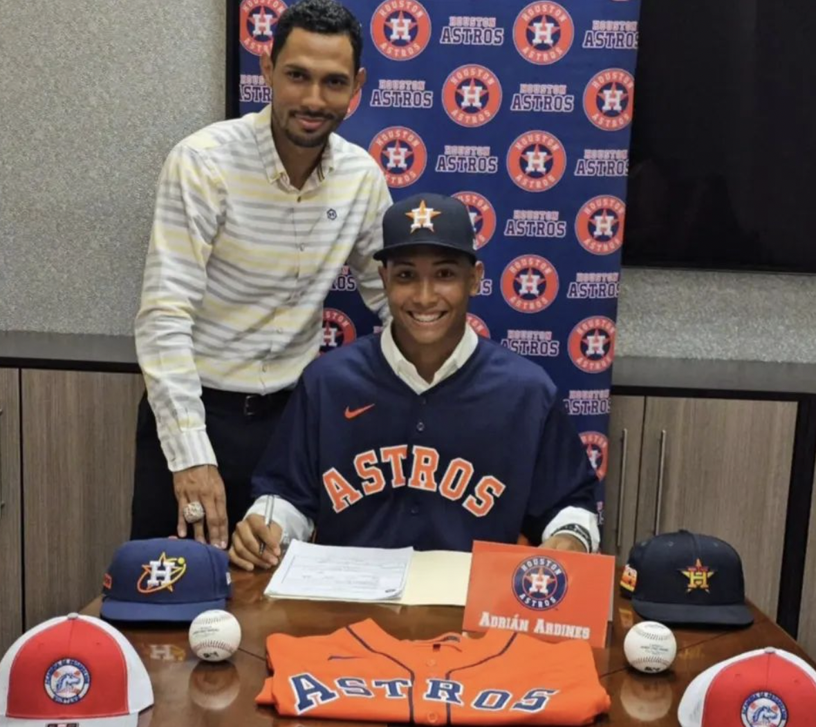 Astros sign ‘fierce competitor’ in righty pitcher Adrián Ardines ...